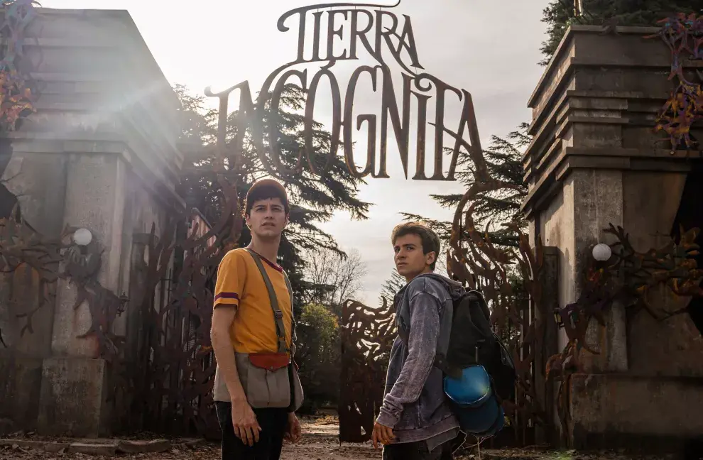 Disney: Tierra Incógnita, la nueva serie teen que podés ver en familia ...