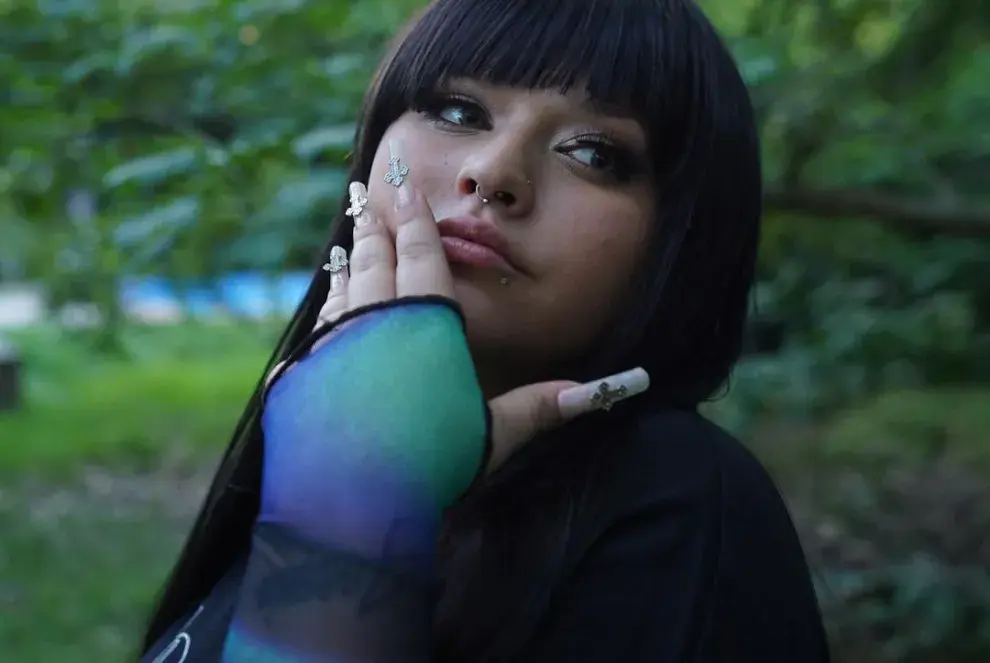 Quién es Flor Álvarez, la cantante viral que arrancó en el subte y hoy ... Quién es Flor Álvarez, la cantante viral que arrancó en el subte y hoy ...